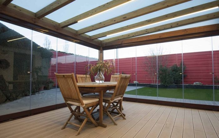 Cerramientos de terrazas exteriores y jardines en Madrid - La Patioteca